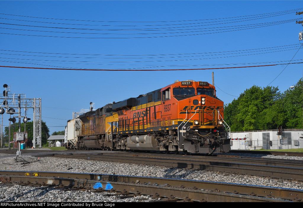 BNSF 6937
